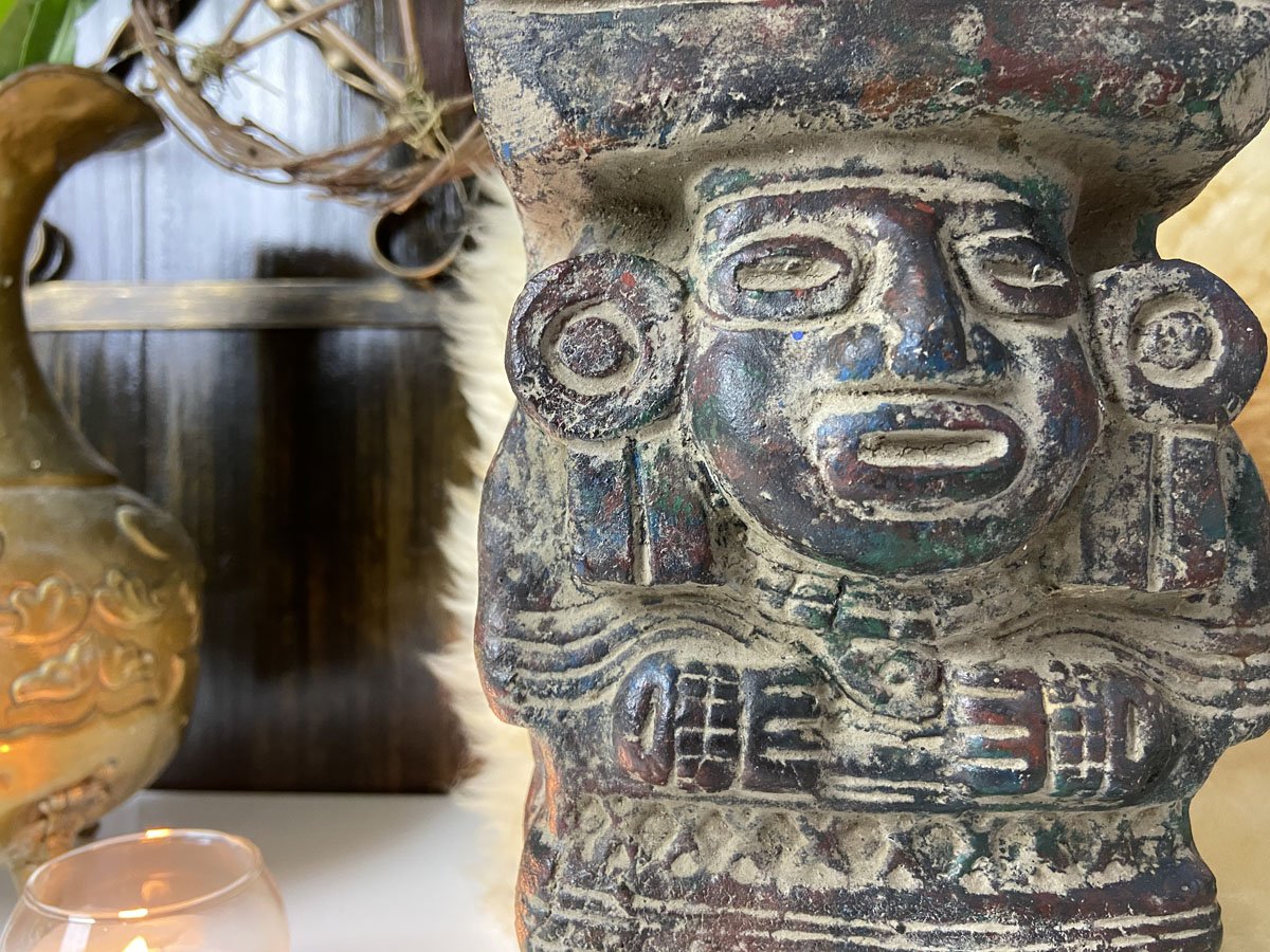 Escultura em Cerâmica Figura Inca • Além de Salém